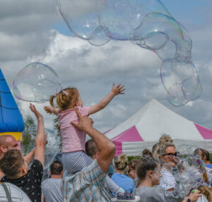 Bubble Shows, Bubble Man, a Fantastic Family Attraction